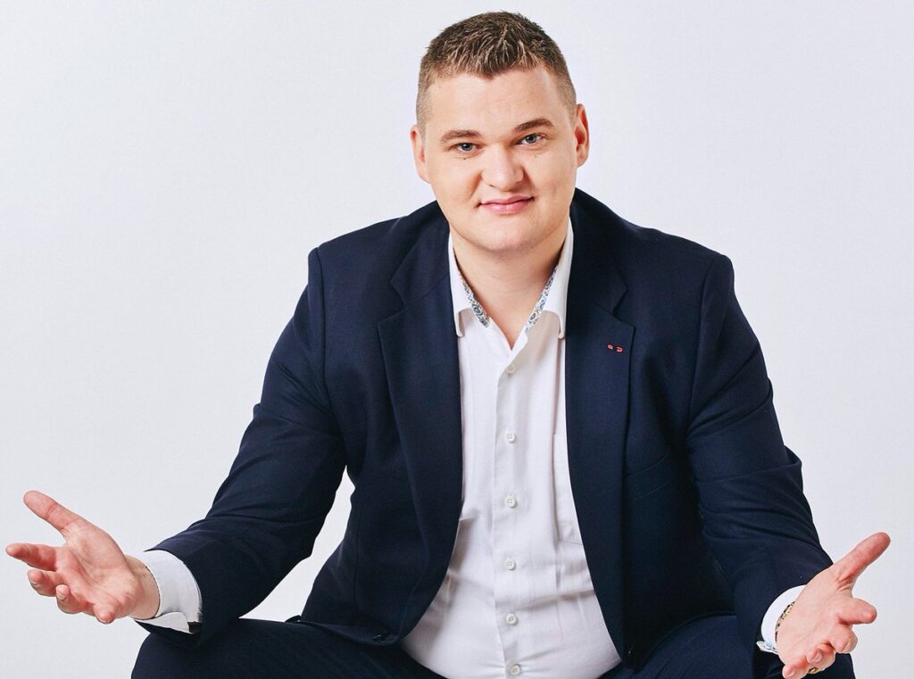 No. 1 Business Speaker, Samuel Leeds - VANITY STARDOM